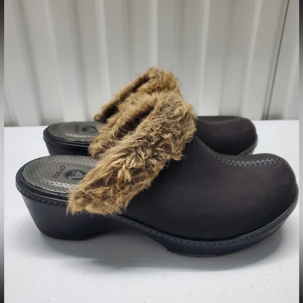 Crocs Cobbler Fuzz Clogs Mule 16288 Black Women Size 8 - Gem